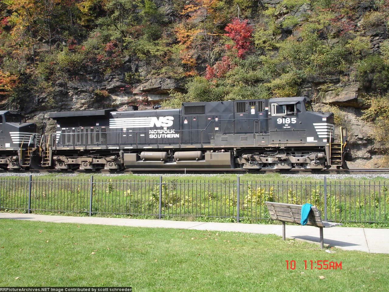 NS 9185 heads around the curve towards Altoona